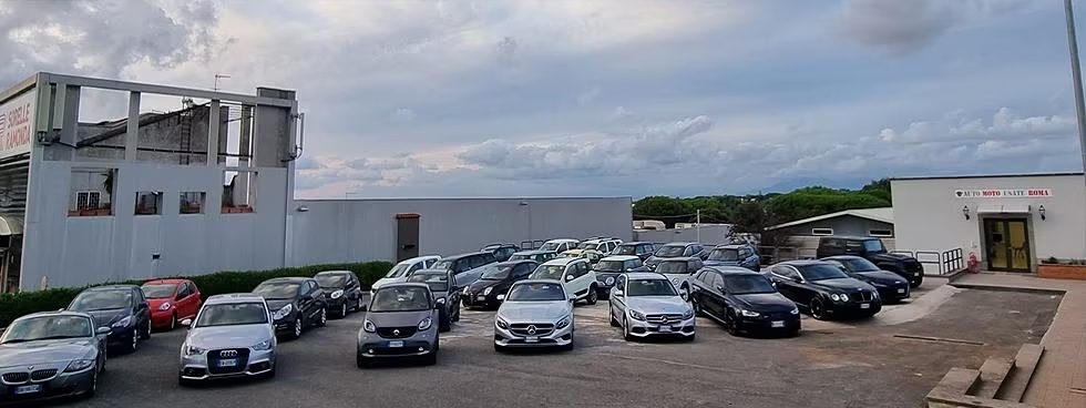 AUTO MOTO USATE ROMA SRL in 00047 MARINO (Italy) - Dealer at Classic trader