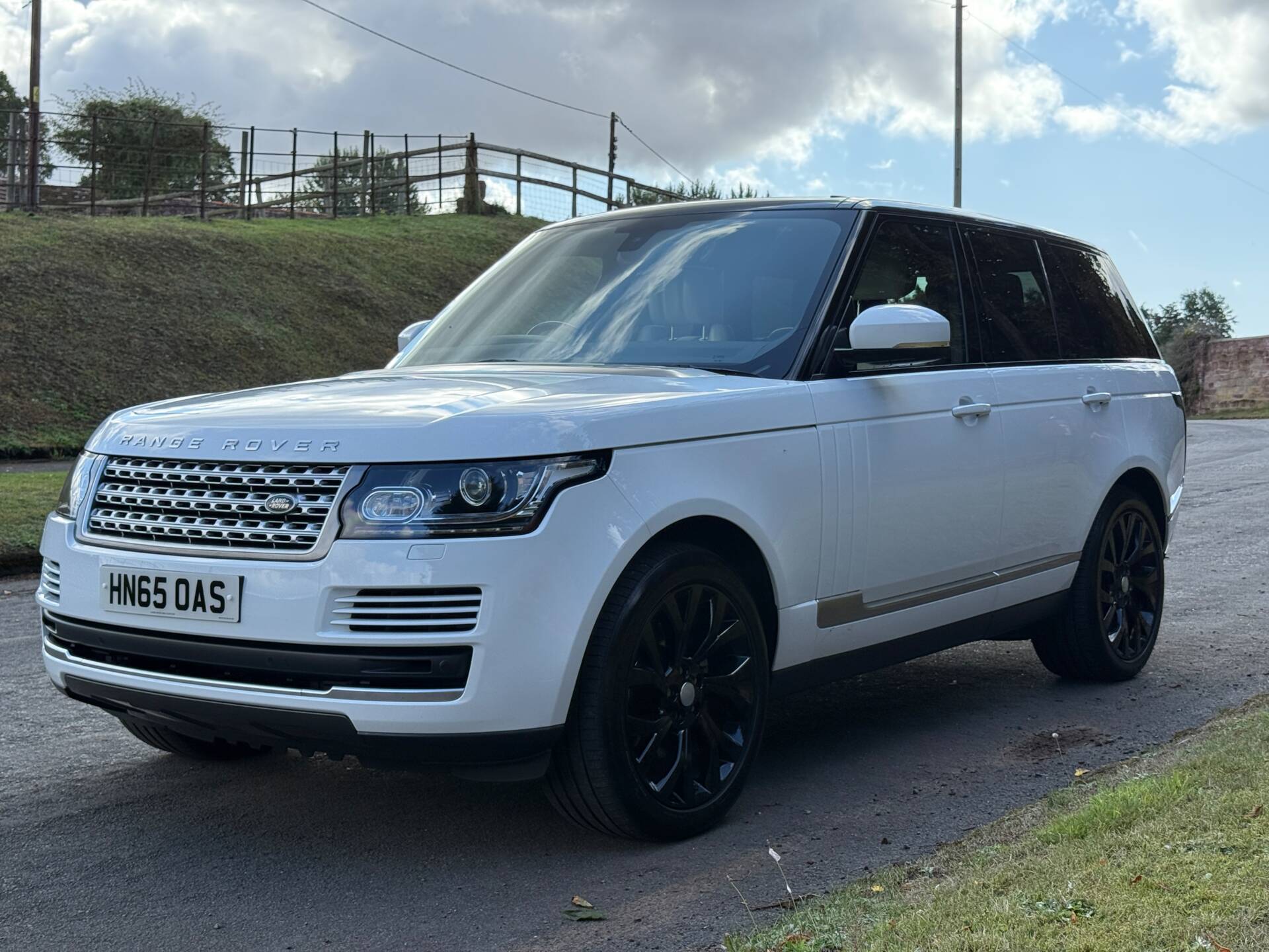 Zu Verkaufen: Land Rover Range Rover Vogue TDV6 (2015) angeboten für 21 ...