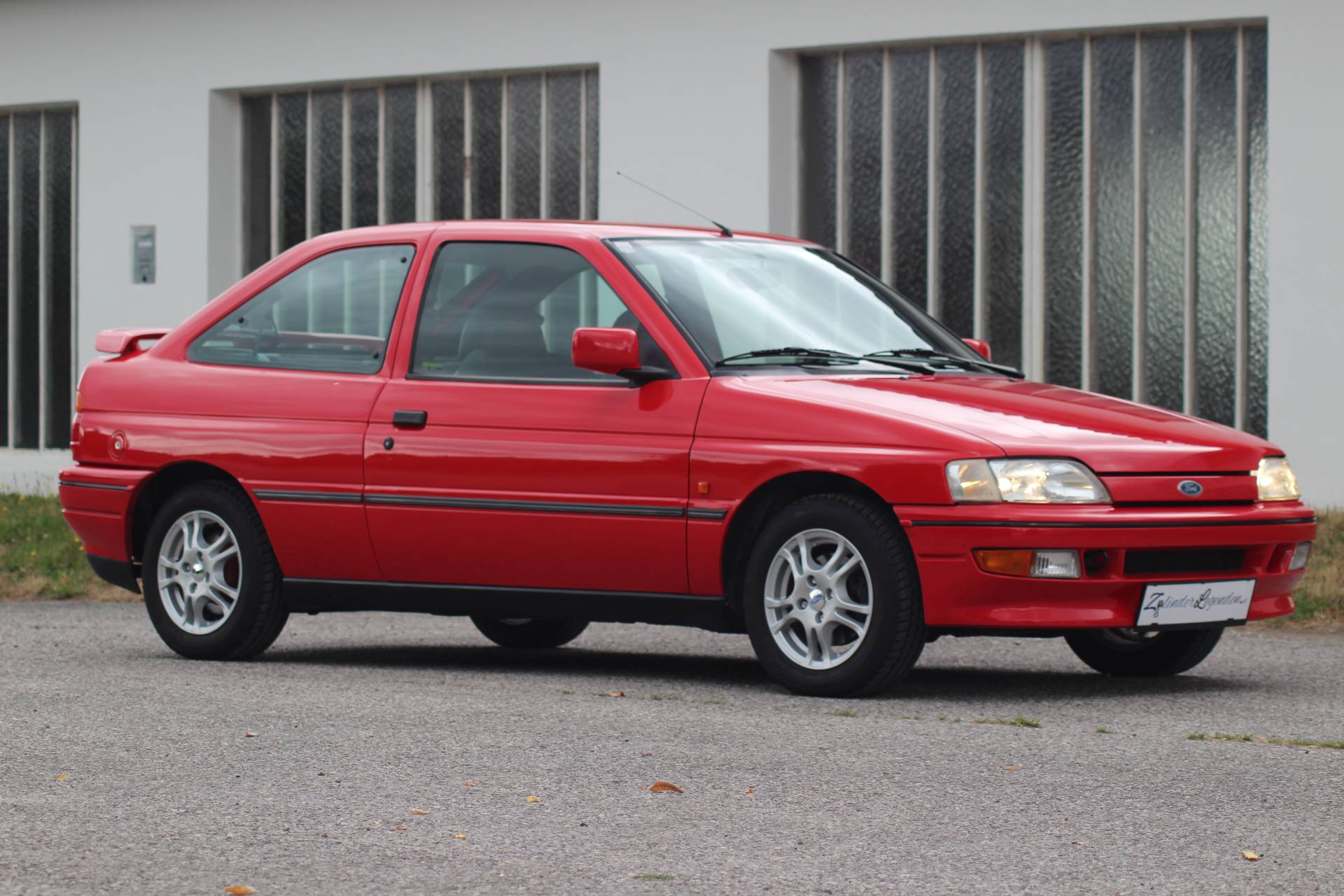 For Sale: Ford Escort XR3i (1992) offered for £7,711