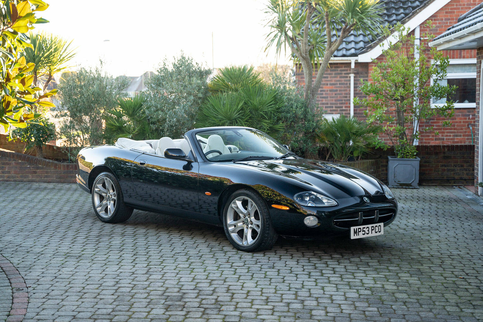 For Sale: Jaguar XK8 4.2 (2003) offered for £13,000