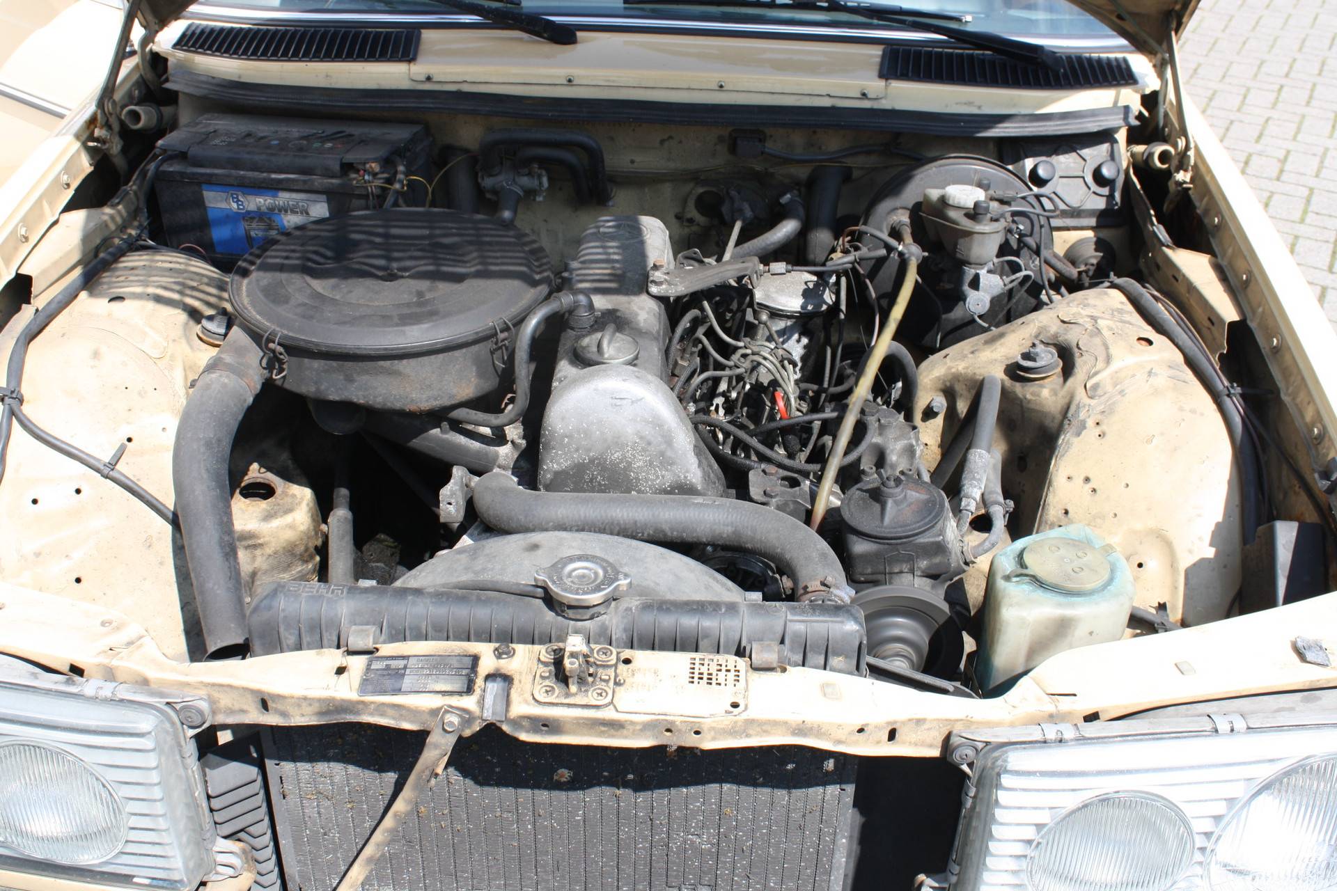 For Sale: Mercedes-Benz 200 D (1981) offered for £7,626