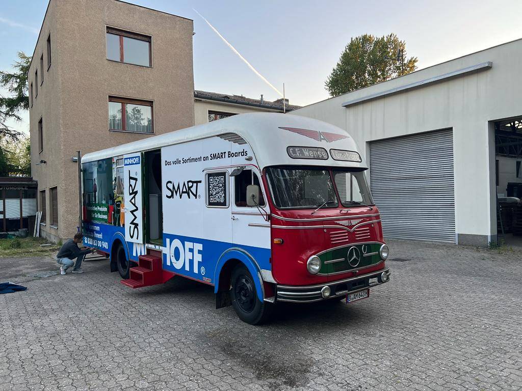 For Sale: Mercedes-Benz LP 710/32 (1965) offered for £129,608