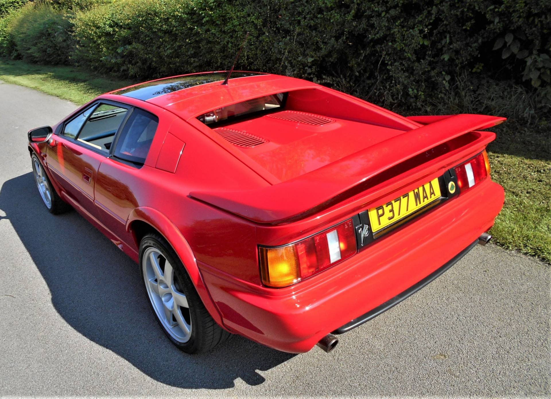 For Sale: Lotus Esprit V8 BiTurbo (1996) offered for AUD 72,731