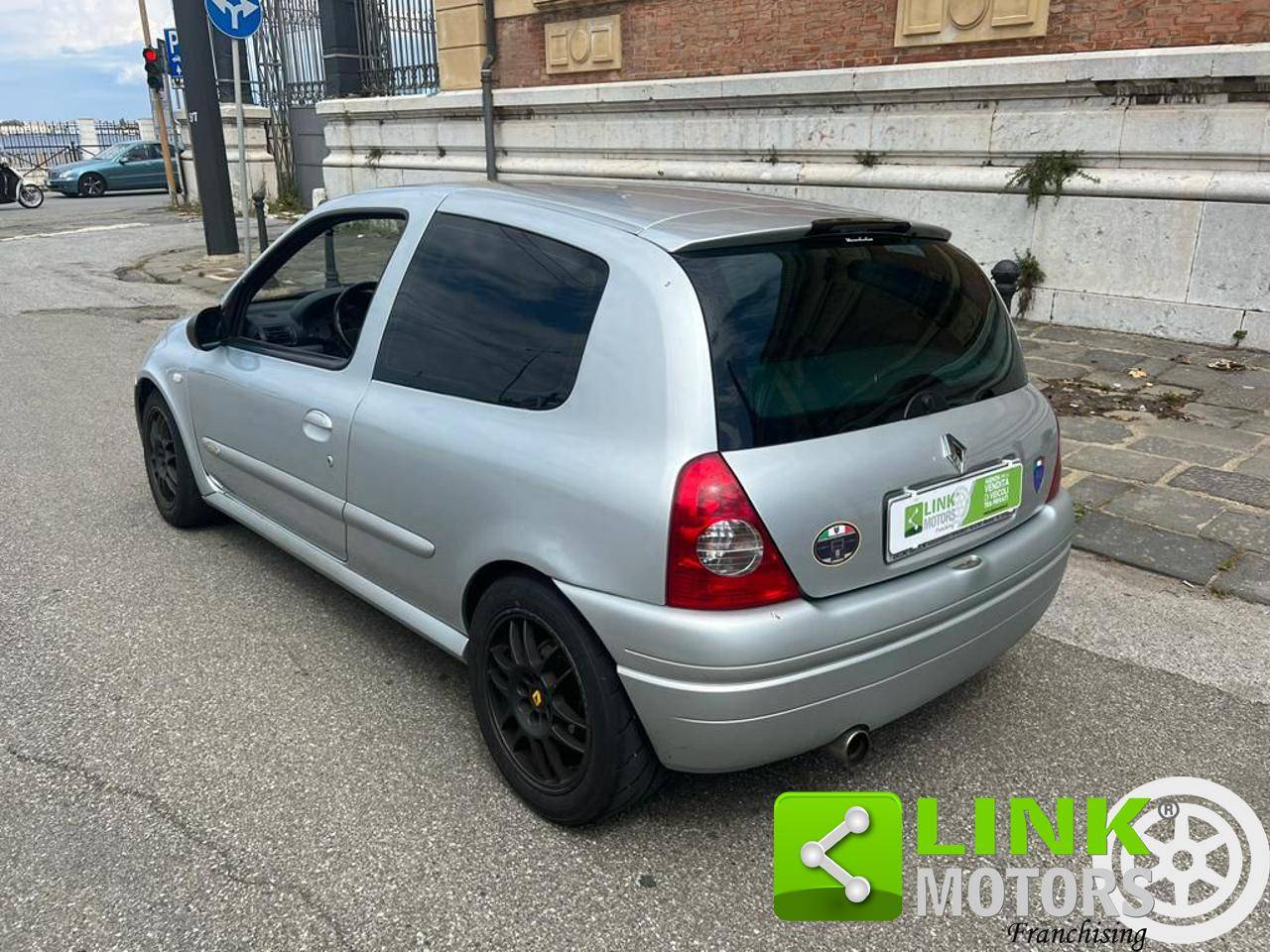 En venta: Renault Clio II 2.0 16V Sport (2000) offered for 8800