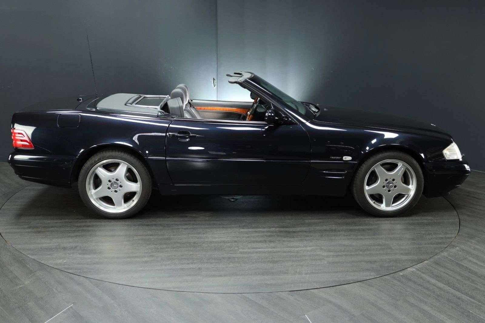 For Sale: Mercedes-Benz SL 320 (2001) offered for £41,489