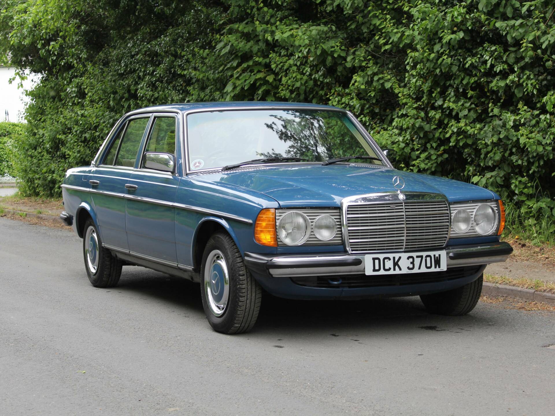Mercedes-Benz 123 Classic Cars for Sale - Classic Trader
