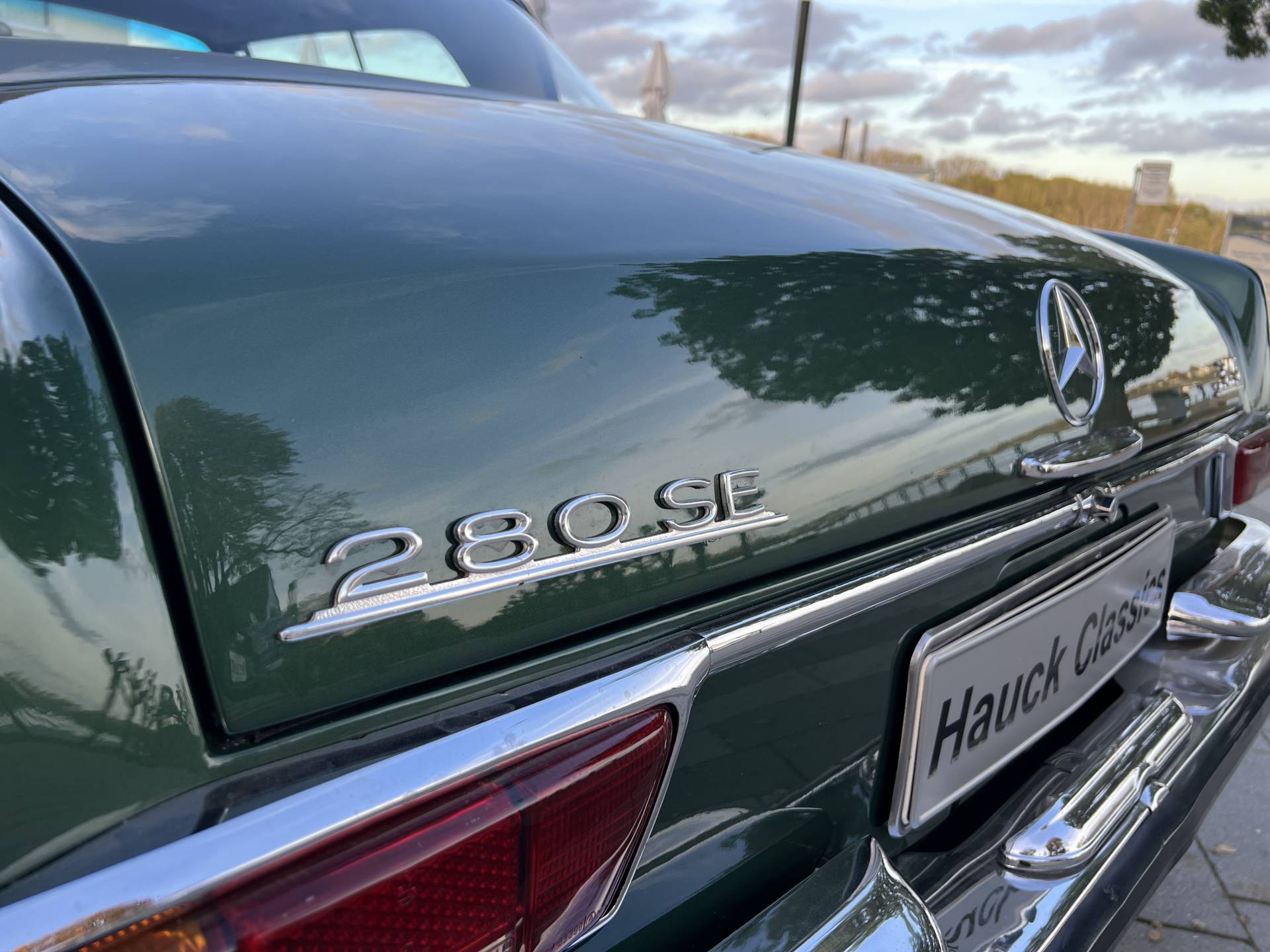 For Sale: Mercedes-Benz 280 SE 3,5 (1969) offered for GBP 103,207