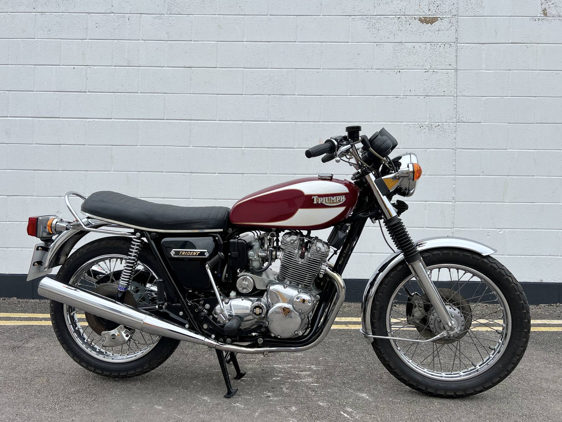 Triumph T 160 Trident (1975) für EUR 14.726 kaufen