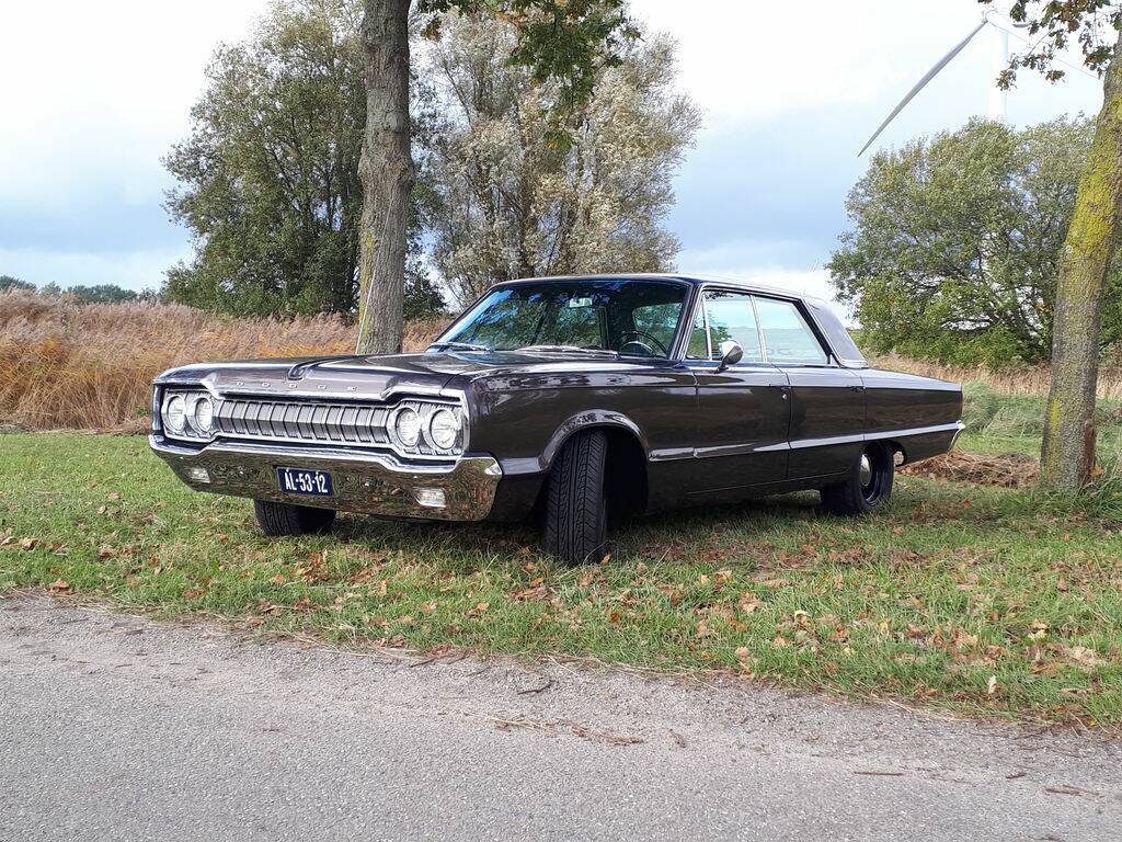En venta: Dodge Custom 880 (1965) offered for Precio a petición