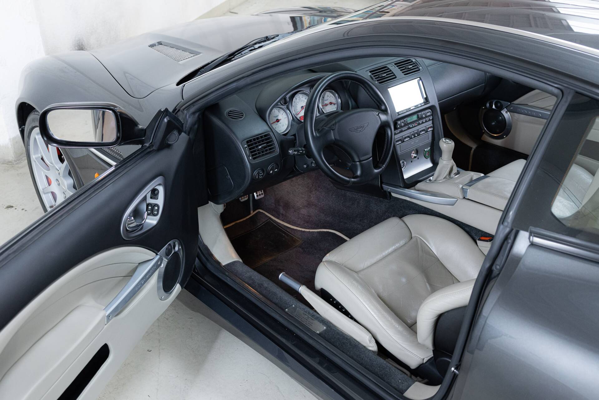 Zu Verkaufen: Aston Martin V12 Vanquish (2004) angeboten für 97.500