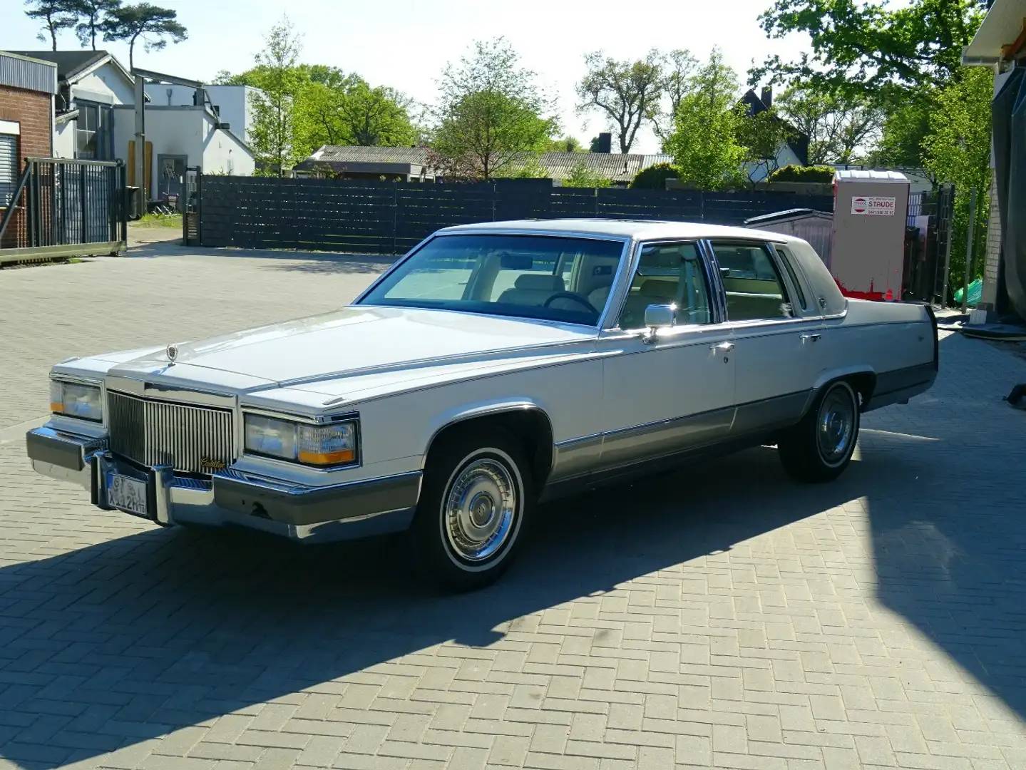 Cadillac Brougham Elegance (1992) in vendita a 18.500