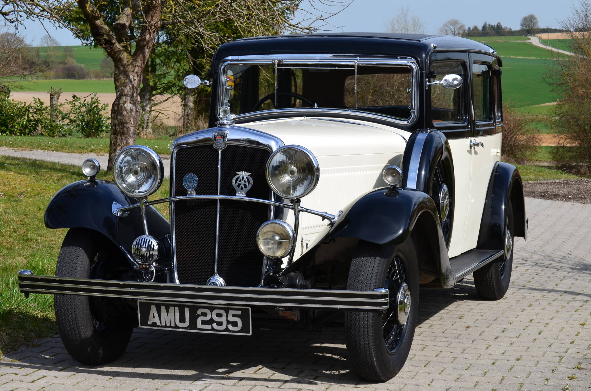 For Sale: Morris Sixteen (1935) offered for £17,887