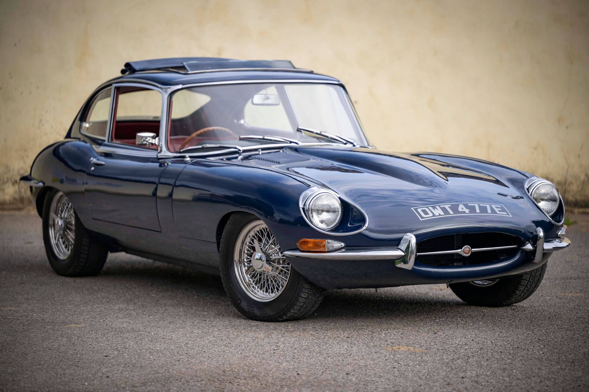 For Sale: Jaguar E-Type 4.2 (1967) offered for £40,000