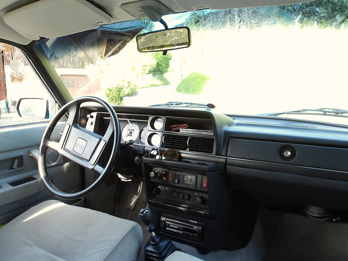 For Sale: Volvo 240 (1984) offered for €10,000