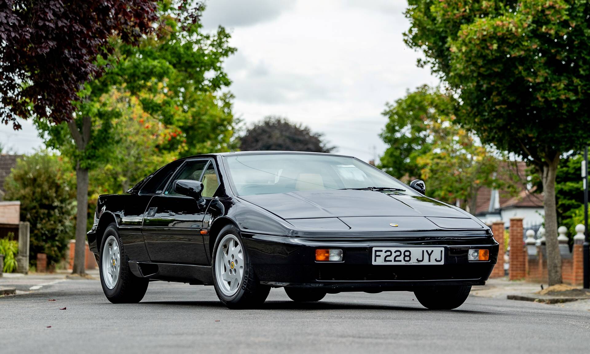 Lotus Esprit Oldtimer kaufen - Classic Trader