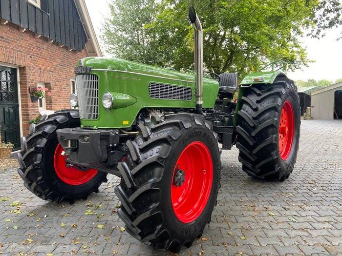 For Sale: Fendt Favorit 4 (1965) offered for Price on request