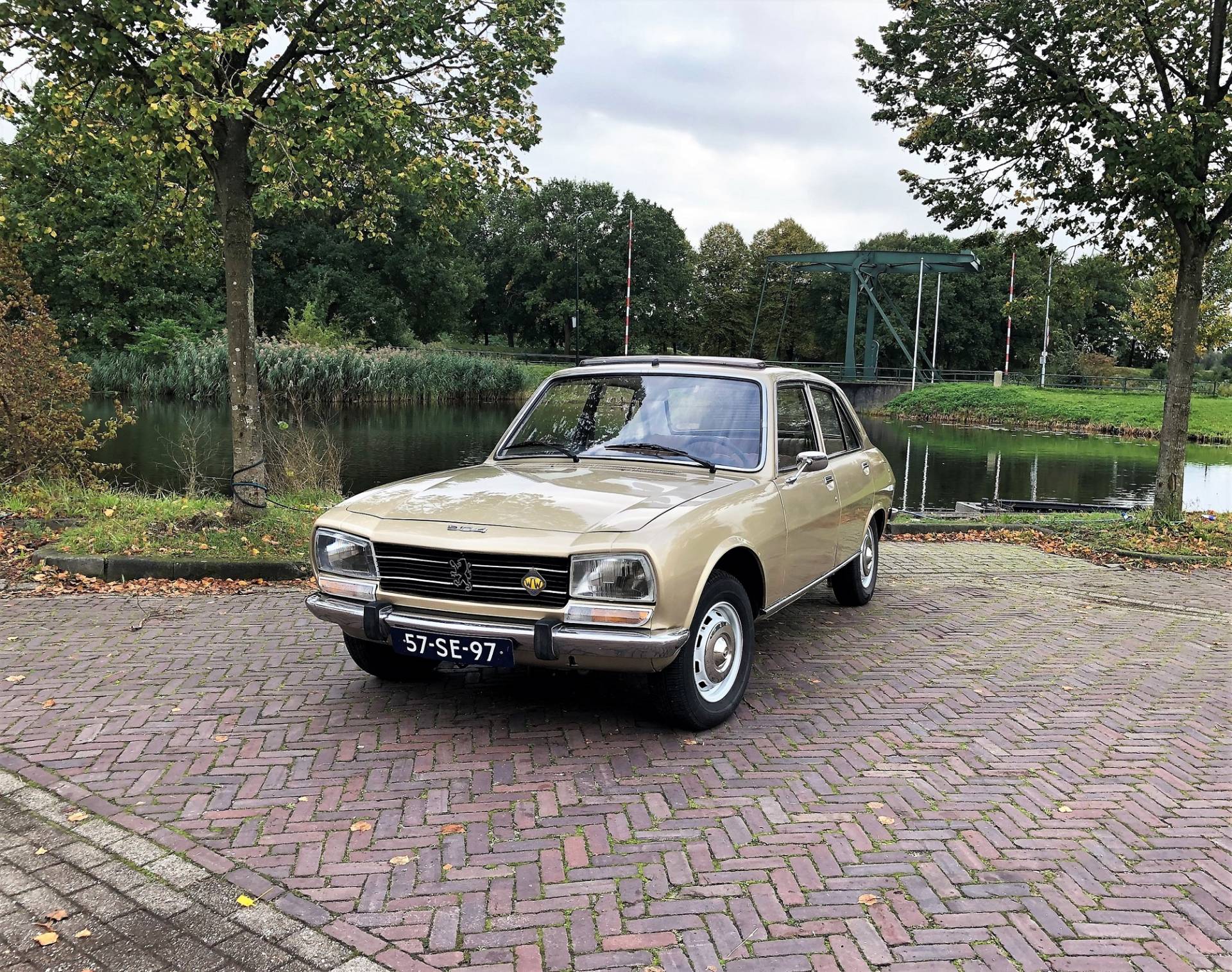 For Sale: Peugeot 504 TI (1977) offered for AUD 18,613
