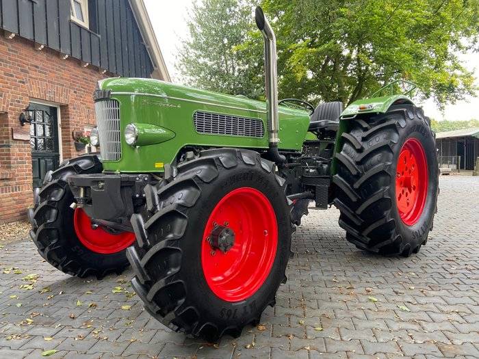 For Sale: Fendt Favorit 4 (1965) offered for Price on request
