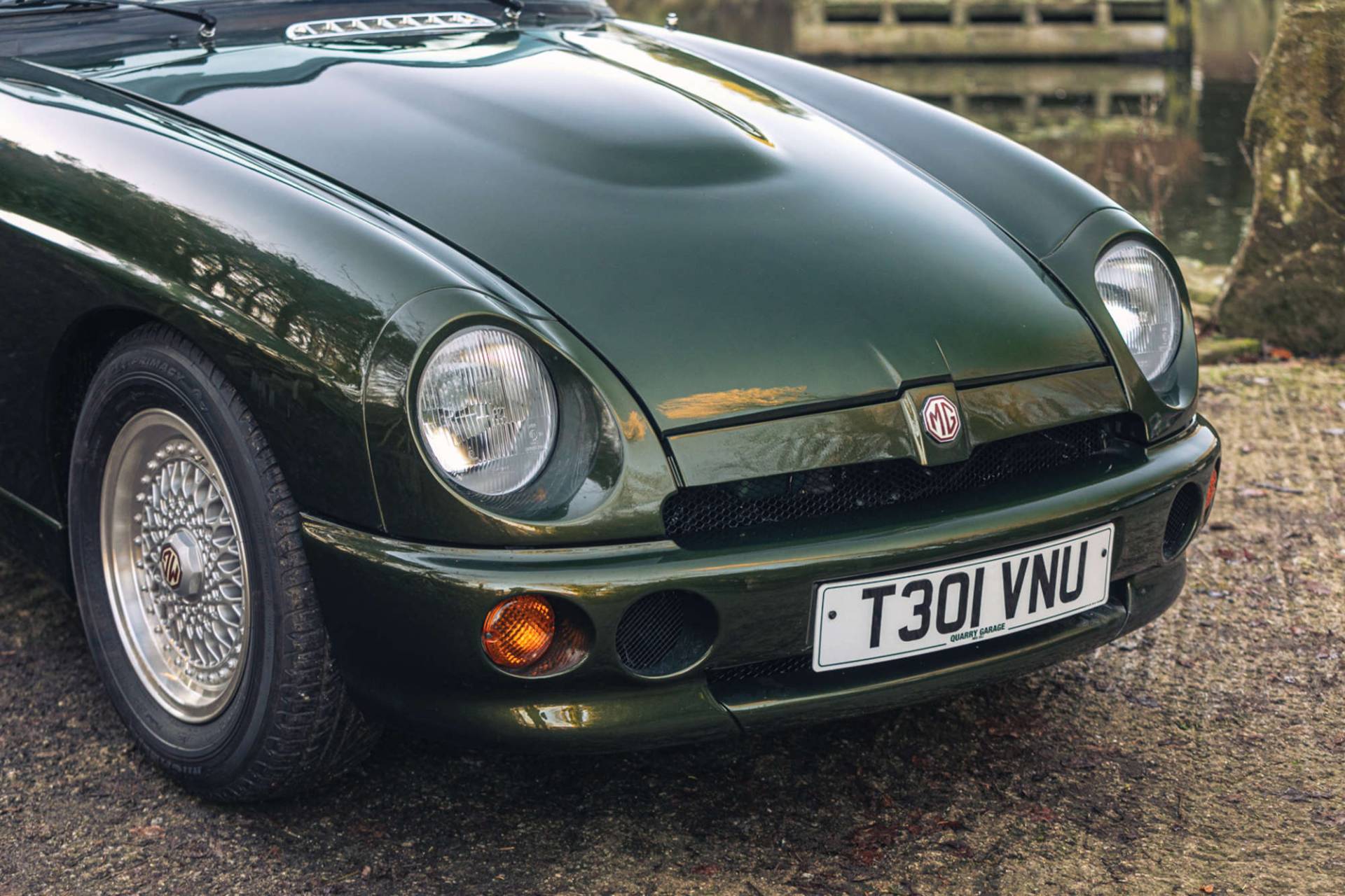 MG RV8 (1999) kopen - Classic Trader