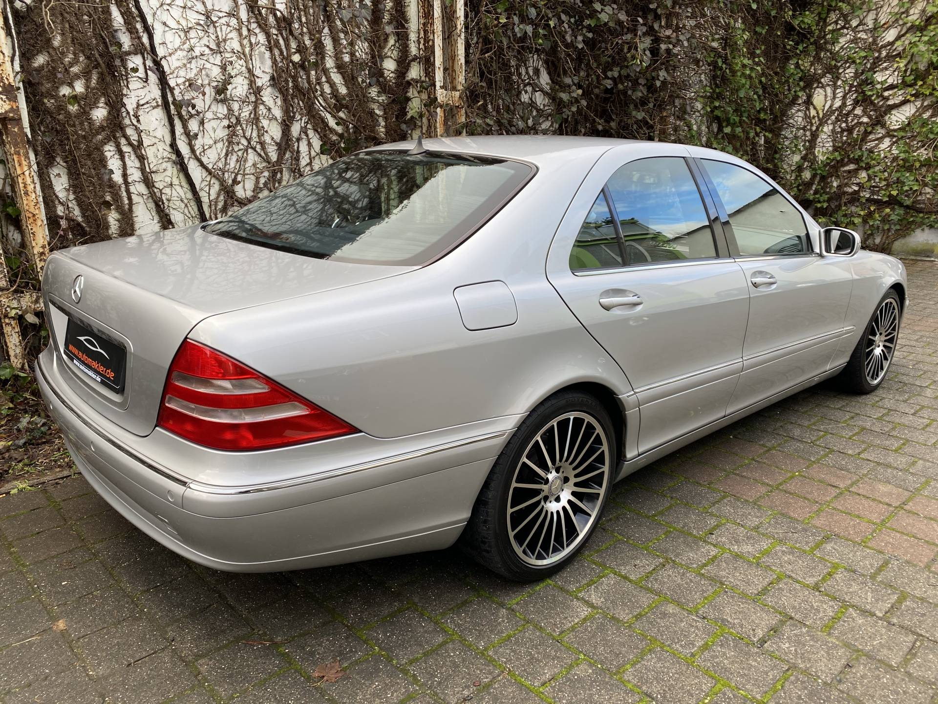 For Sale: Mercedes-Benz S 320 (2002) offered for AUD 15,766