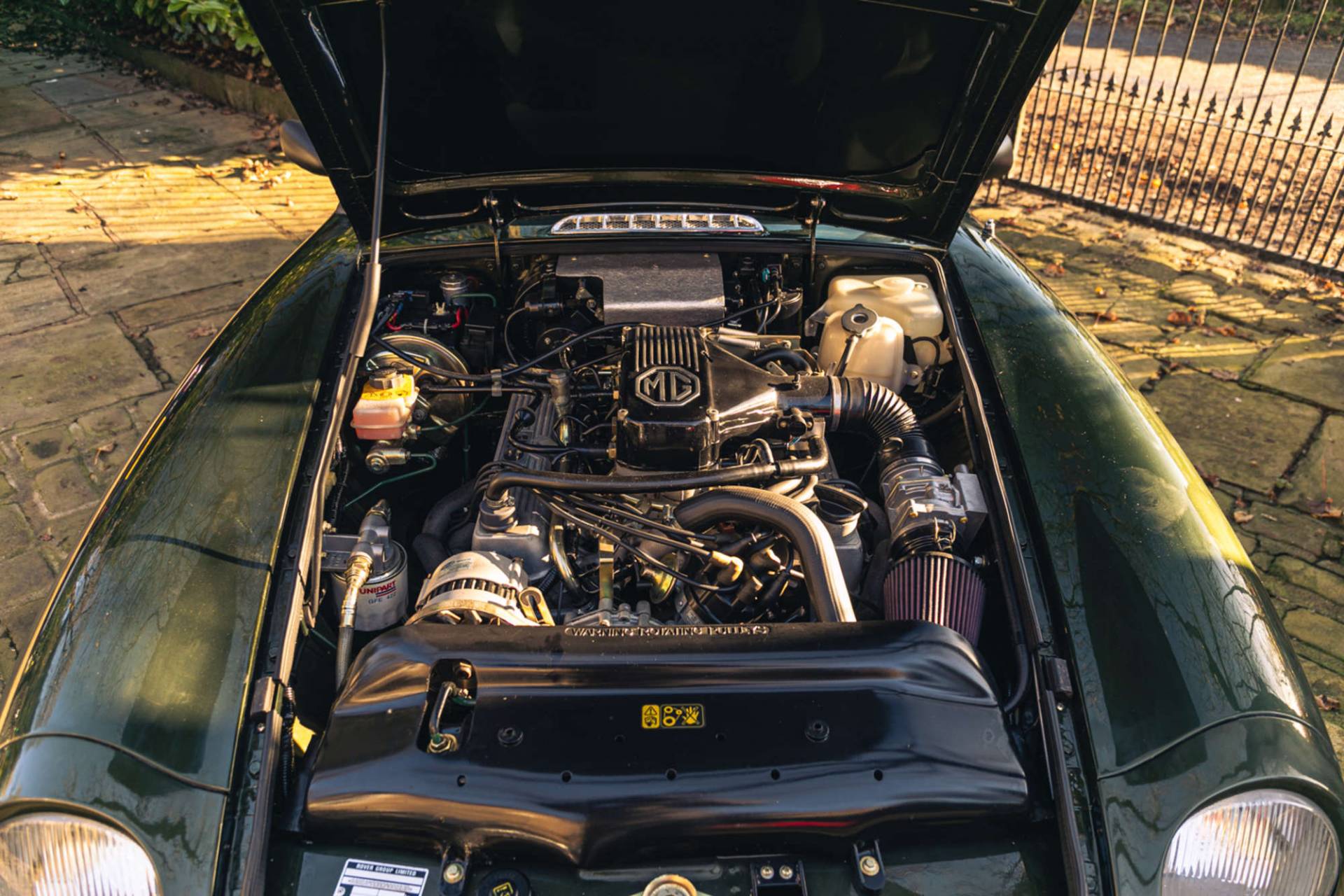 MG RV8 (1999) kopen - Classic Trader