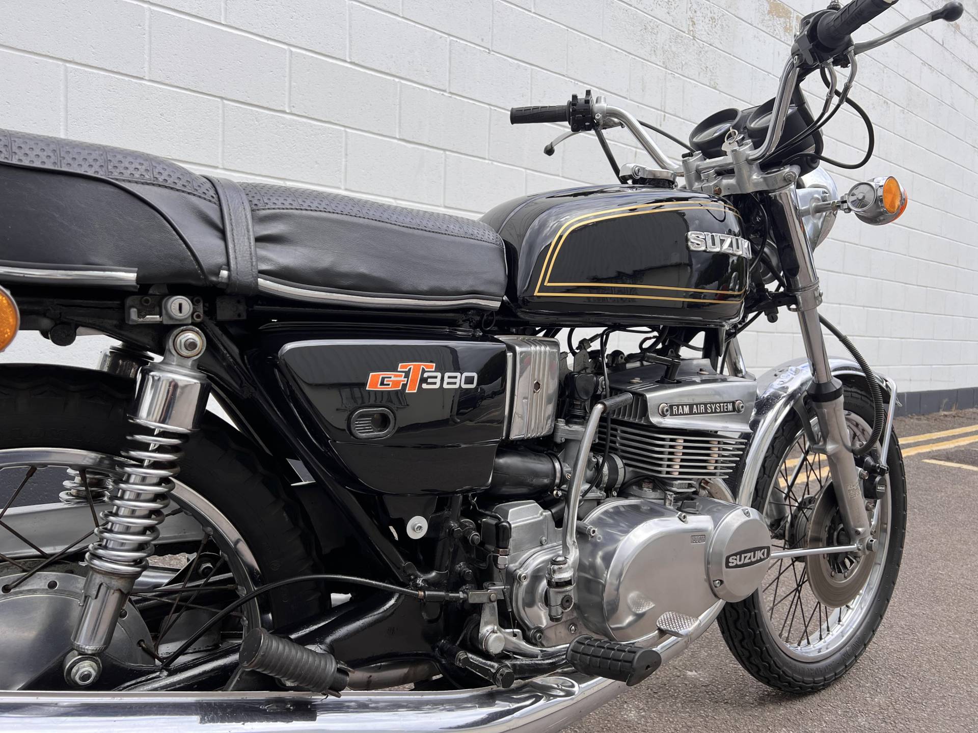 For Sale: Suzuki GT 380 (1975) offered for $10,472