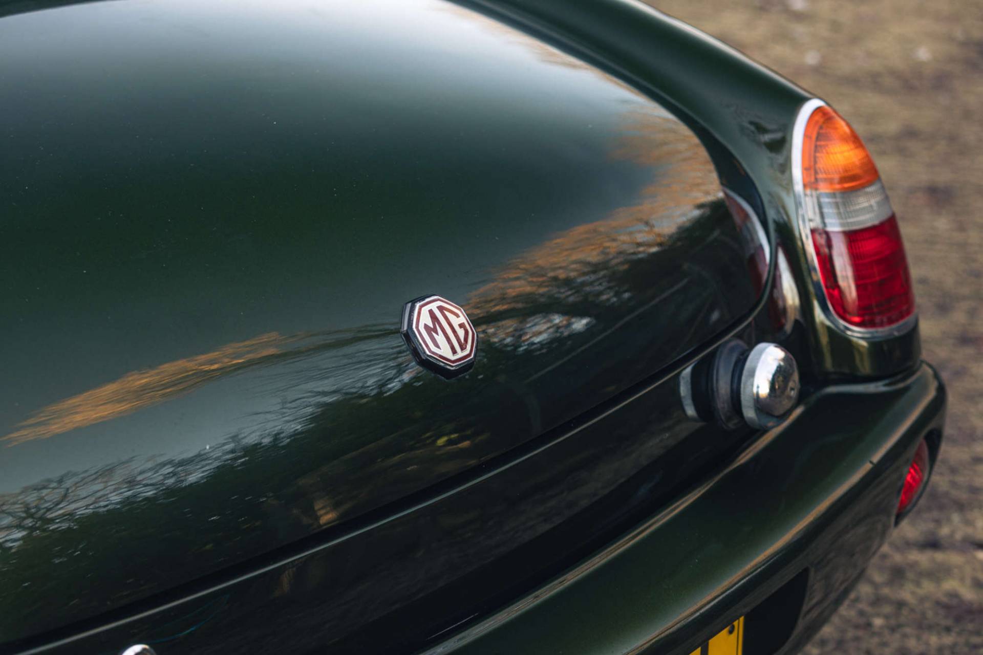 MG RV8 (1999) kopen - Classic Trader