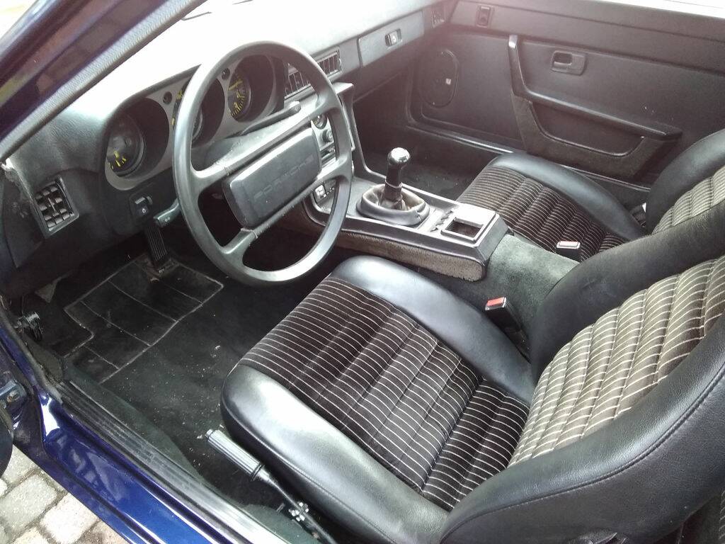 For Sale: Porsche 944 (1987) offered for Auction vehicle