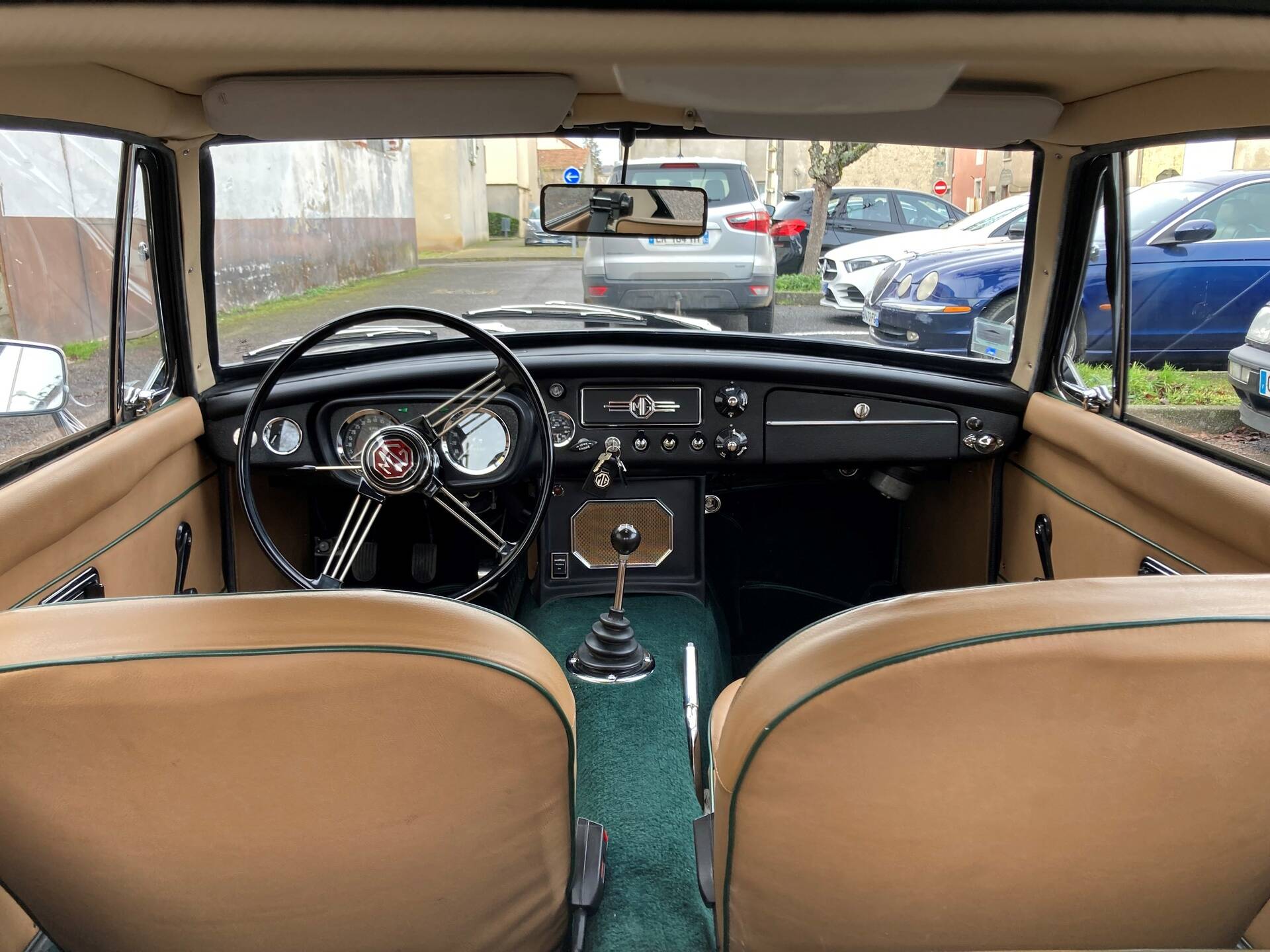 For Sale: MG MGB GT (1968) offered for £30,170