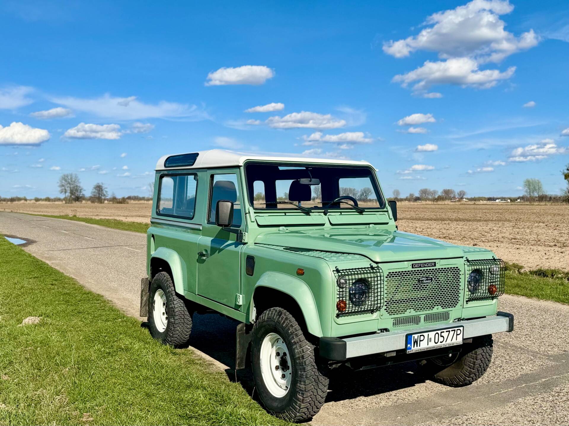 Land Rover Defender Classic Cars for Sale - Classic Trader
