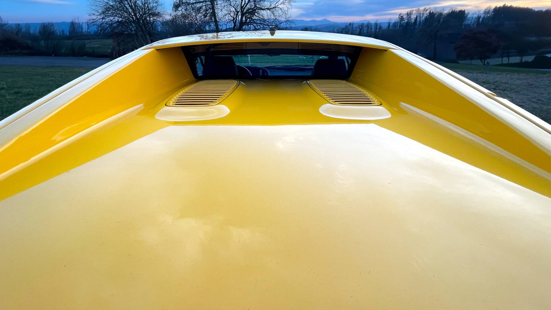 For Sale: Lotus Esprit S4s (1995) offered for Auction vehicle