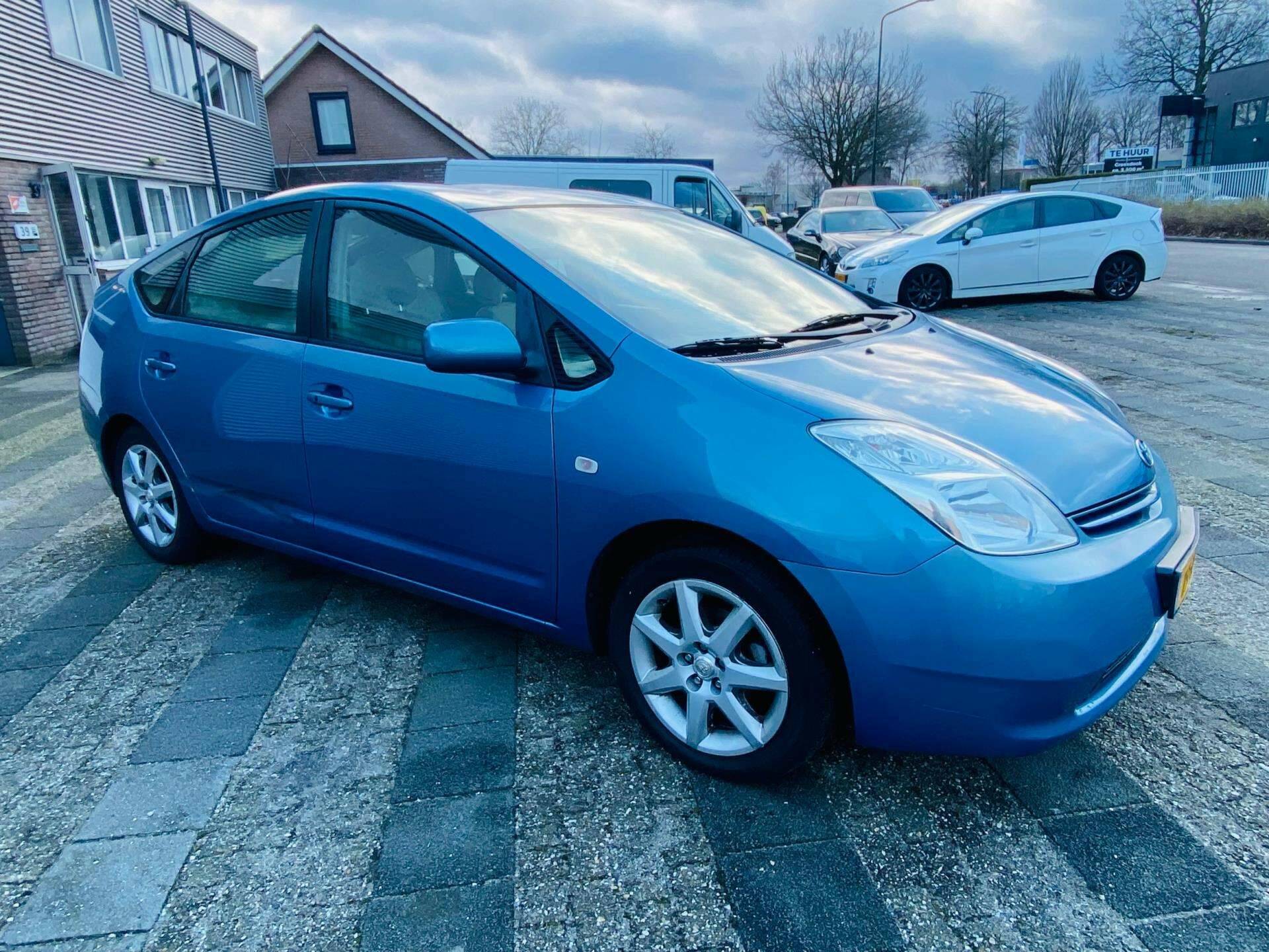 For Sale: Toyota Prius (2005) offered for £3,135
