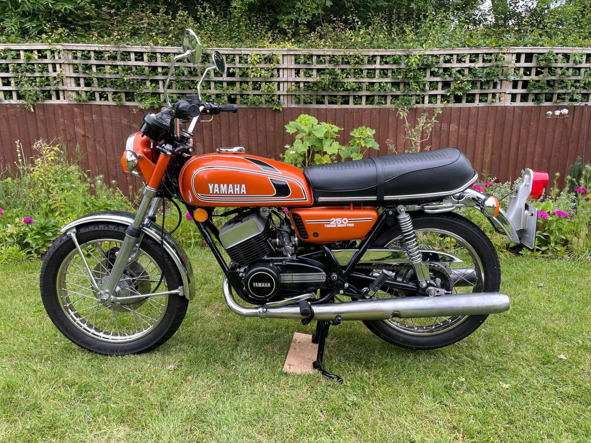 For Sale: Yamaha RD 250 (1976) offered for Price on request