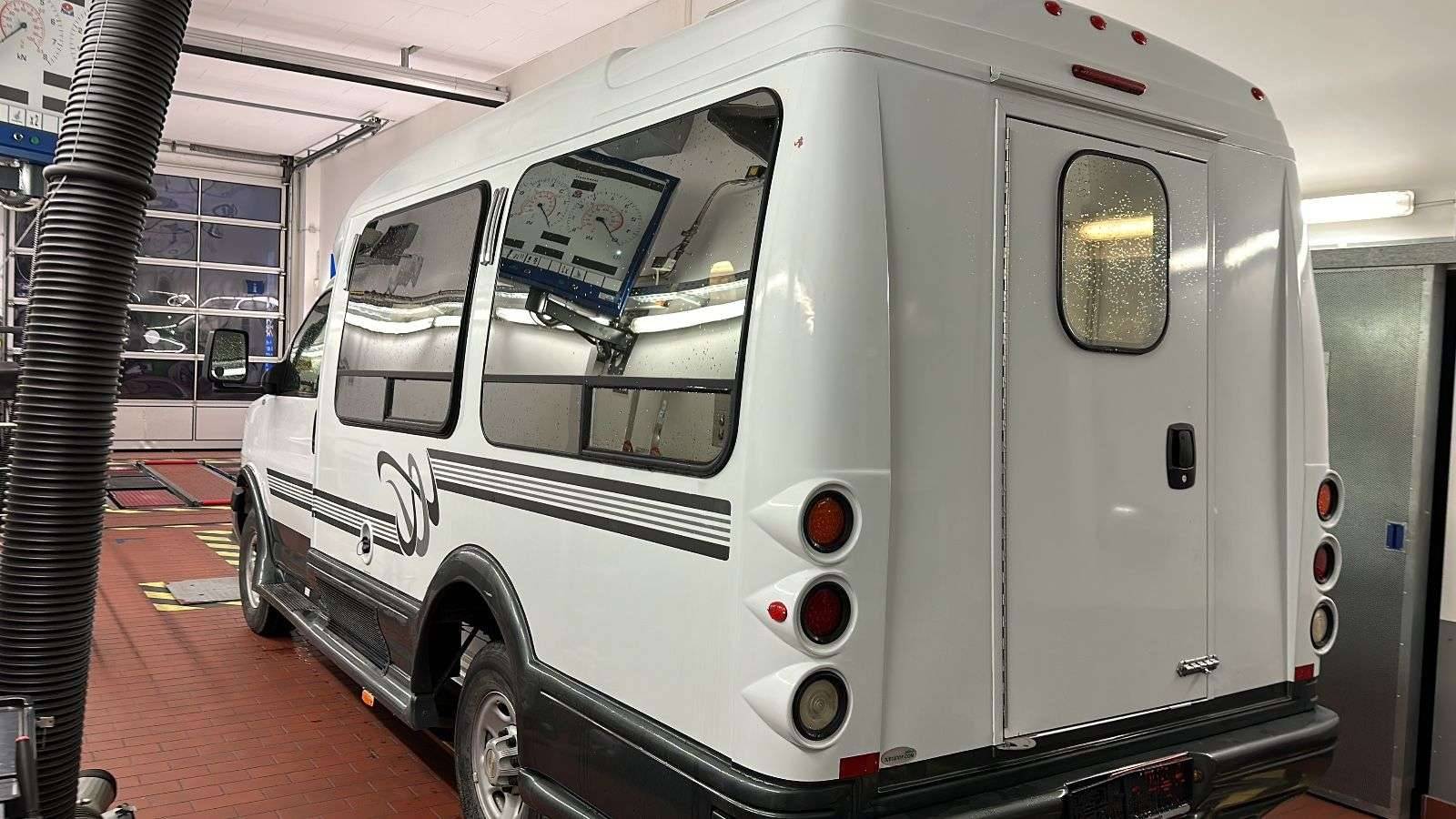 For Sale: Chevrolet Express Van (2009) offered for €39,500