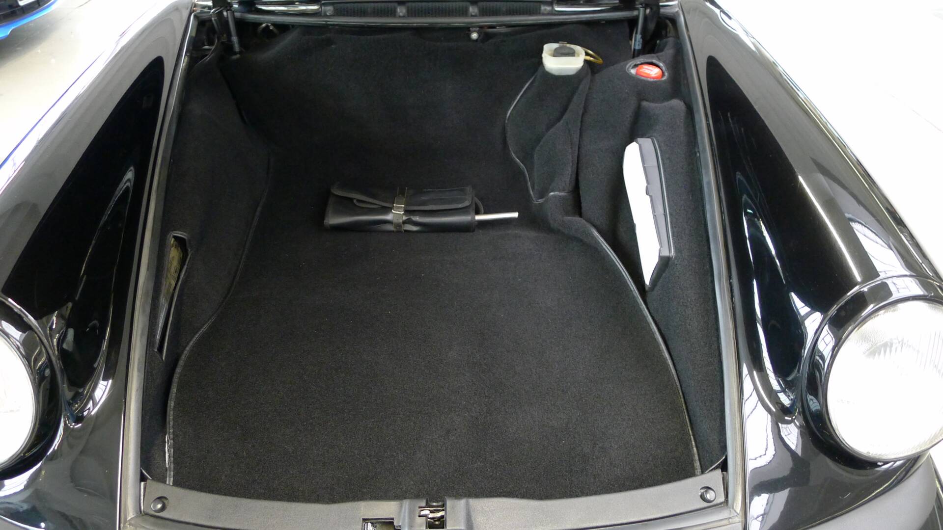For Sale: Porsche 911 Carrera 3.2 (1985) offered for £51,803
