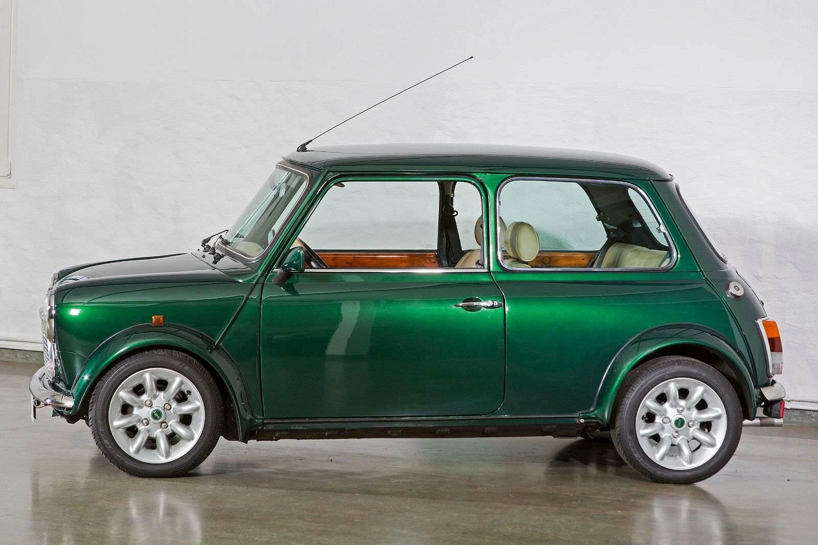 For Sale: Mini Cooper 1.3i MPI (2000) offered for £13,717