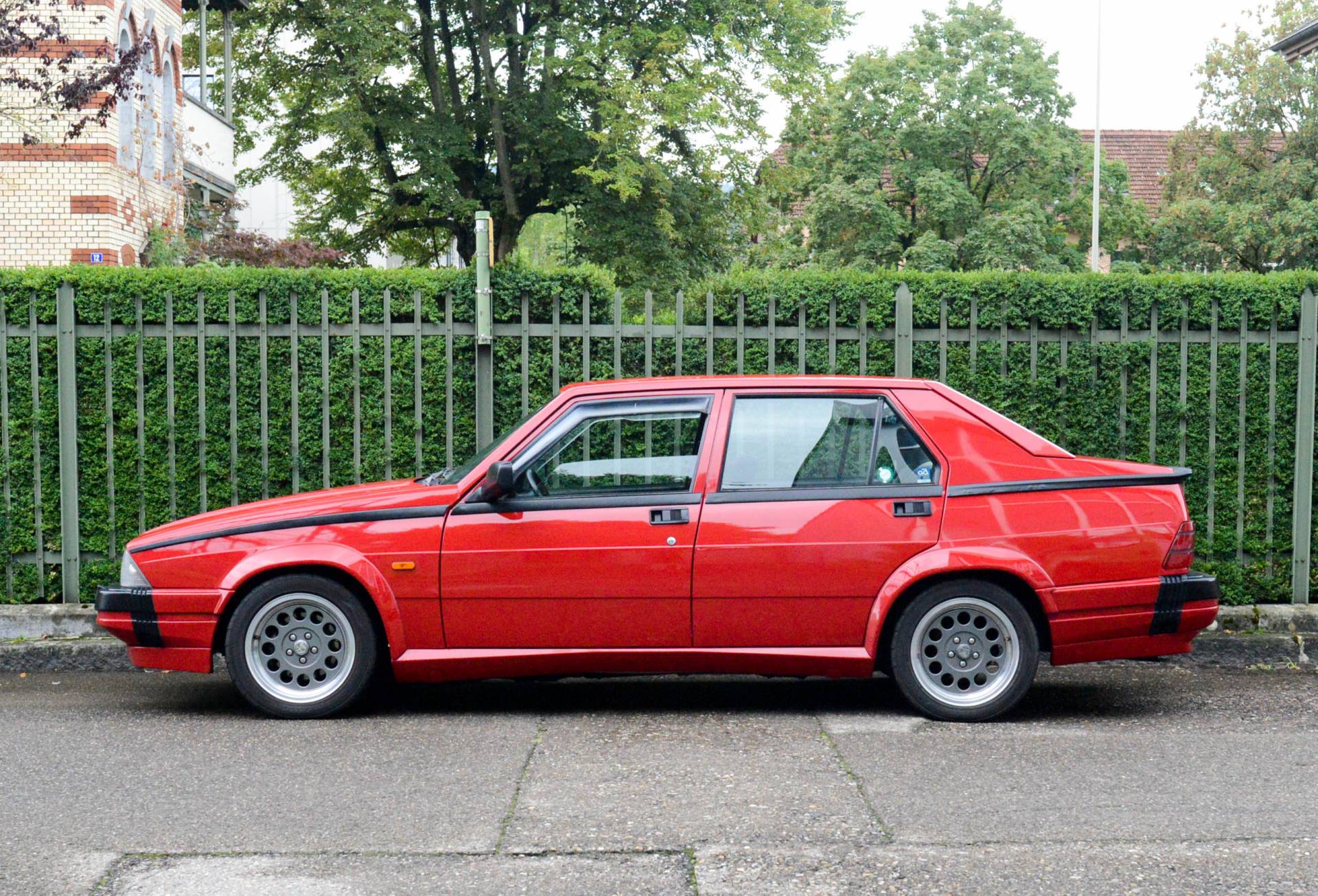 For Sale: Alfa Romeo 75 3.0 V6 America (1988) offered for AUD 37,291