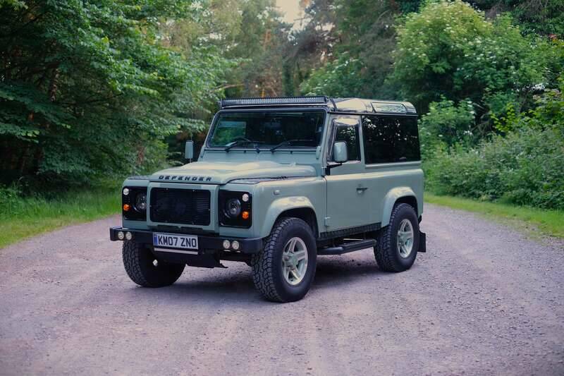 Land Rover Defender classique de collection à acheter