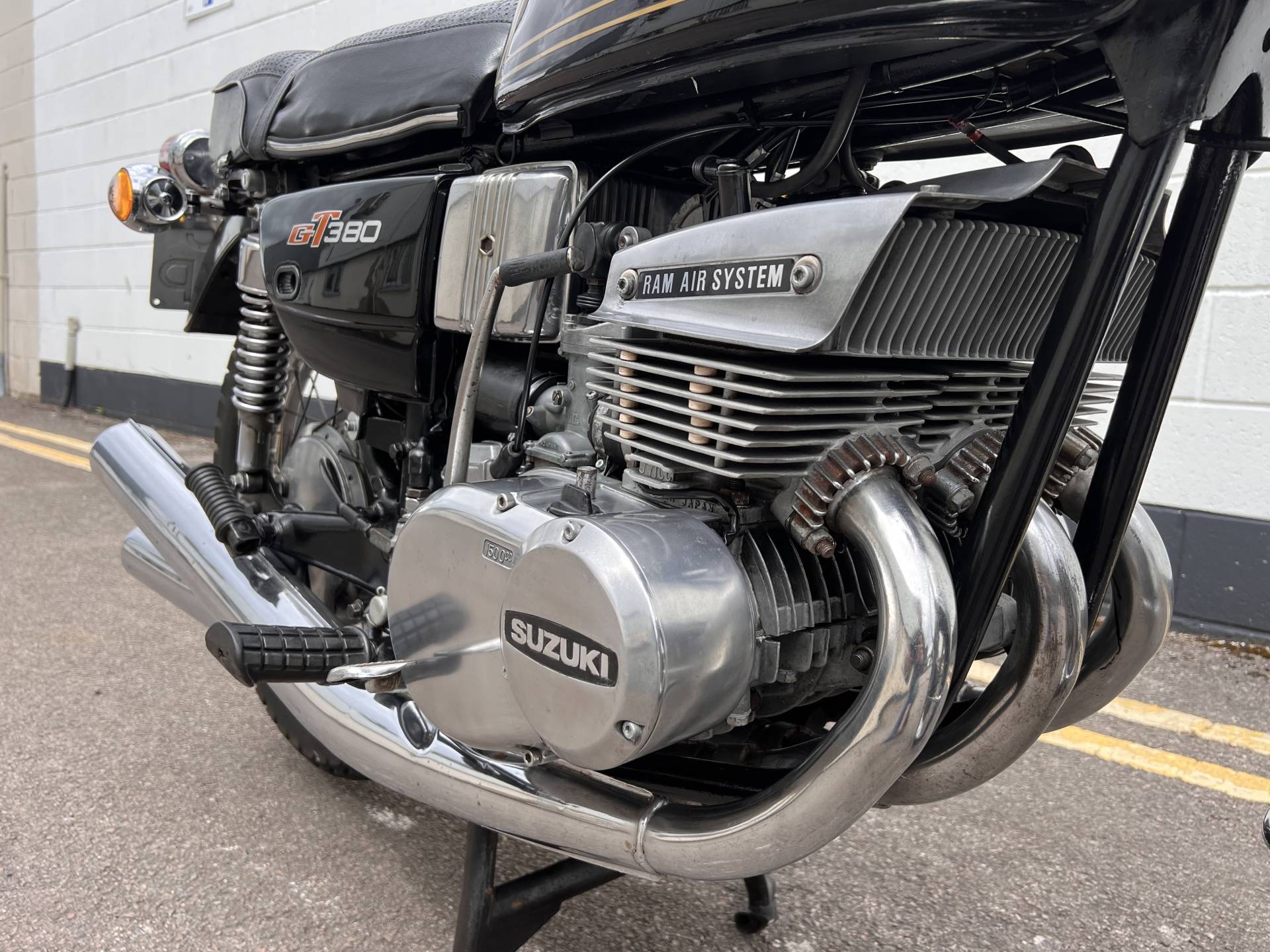 For Sale: Suzuki GT 380 (1975) offered for $10,472