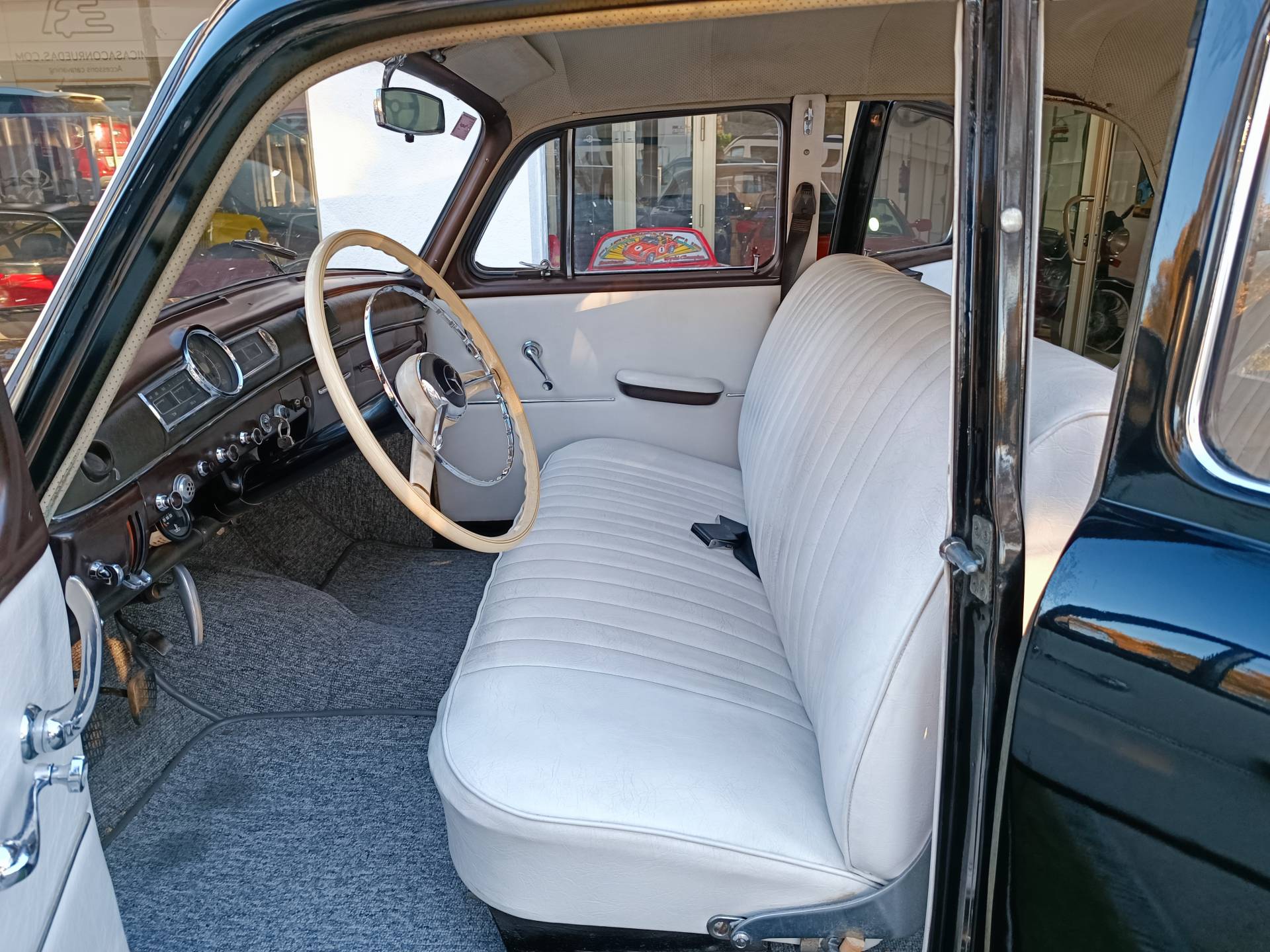 En Venta: Mercedes-Benz 180 DC (1962) ofrecido por 15.500 EUR