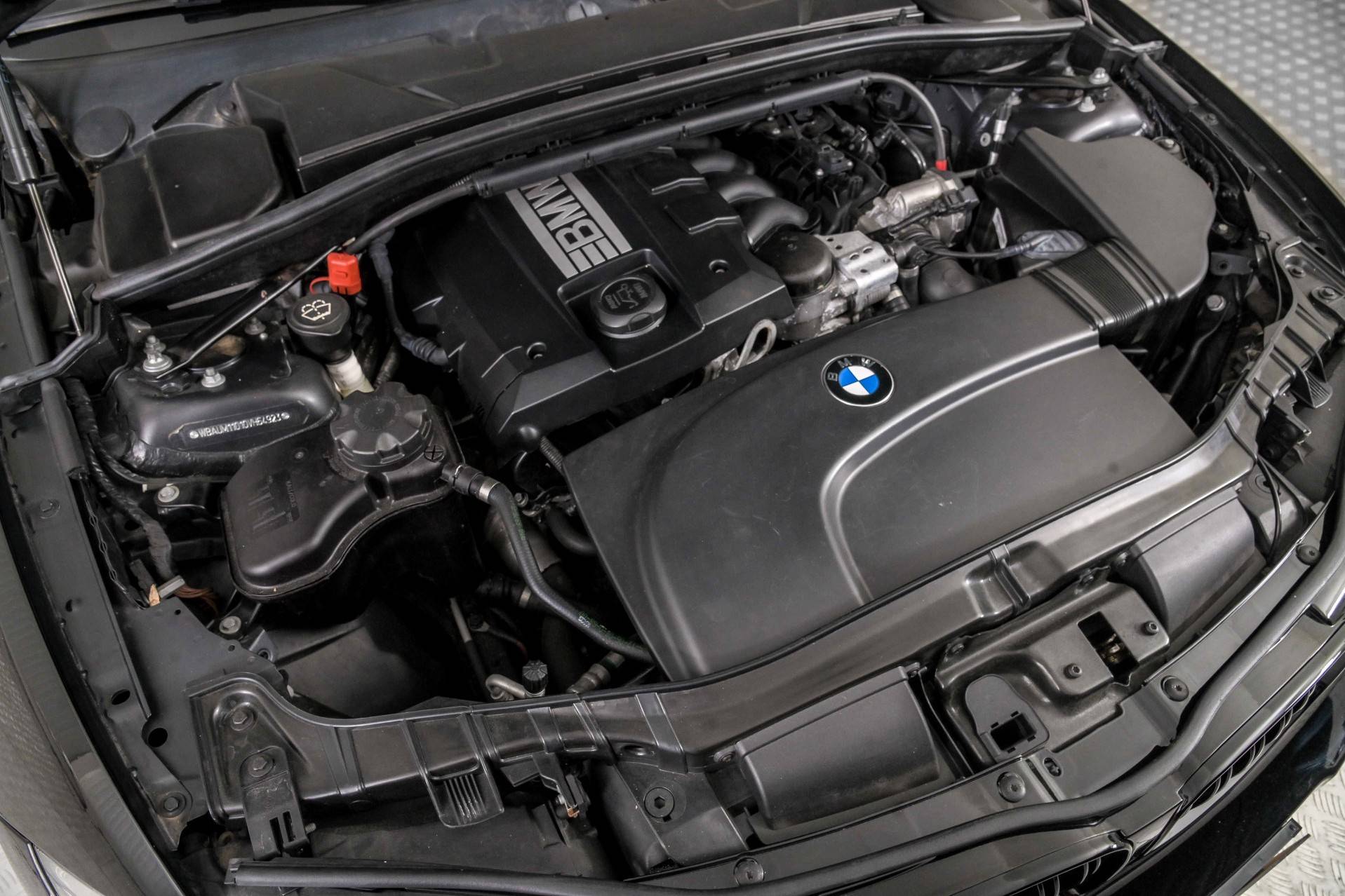 For Sale: BMW 118i (2009) offered for GBP 11,349