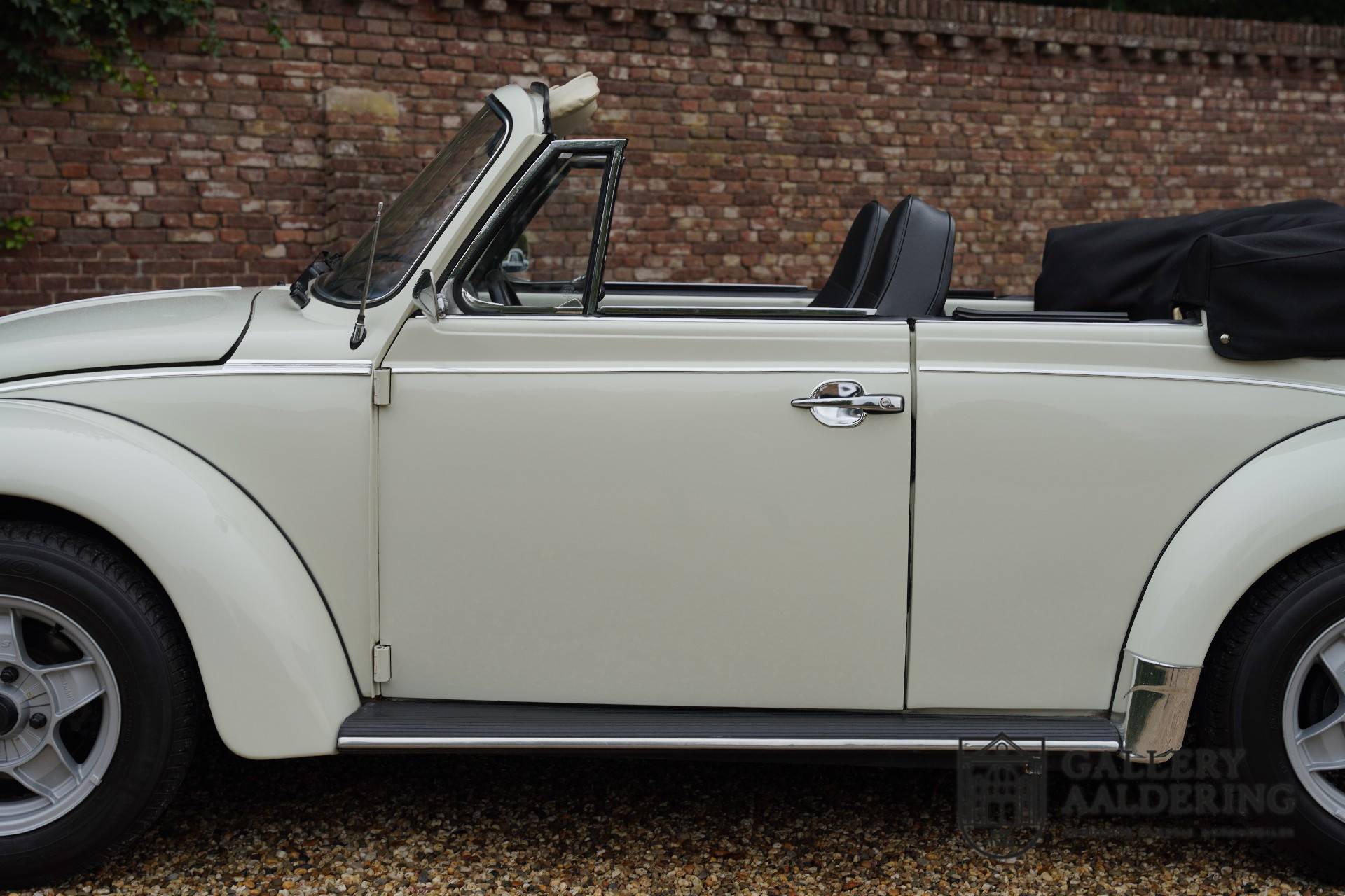 For Sale: Volkswagen Beetle 1303 LS (1973) offered for GBP 29,777