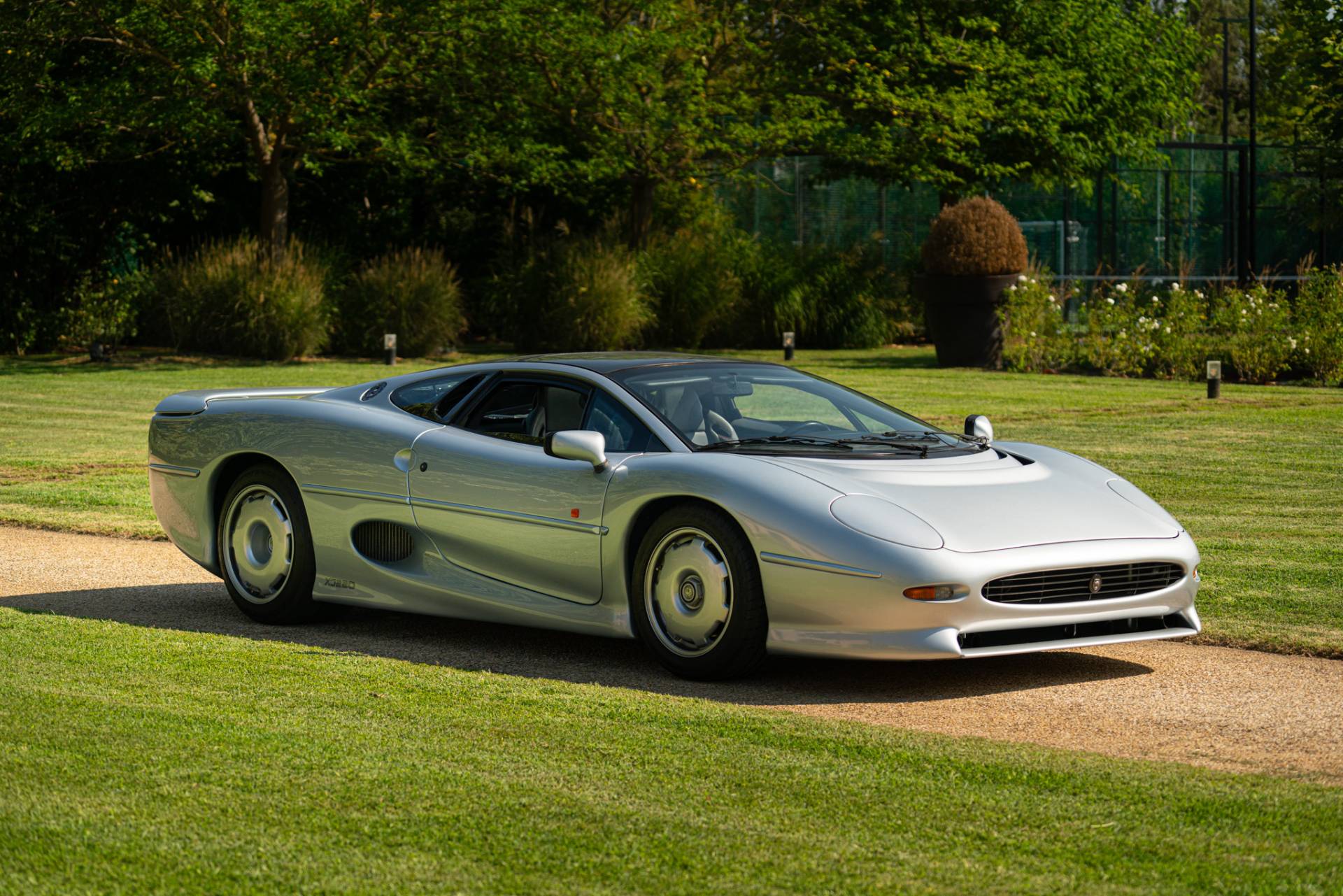 Jaguar XJ220 Classic Cars for Sale | Classic Trader