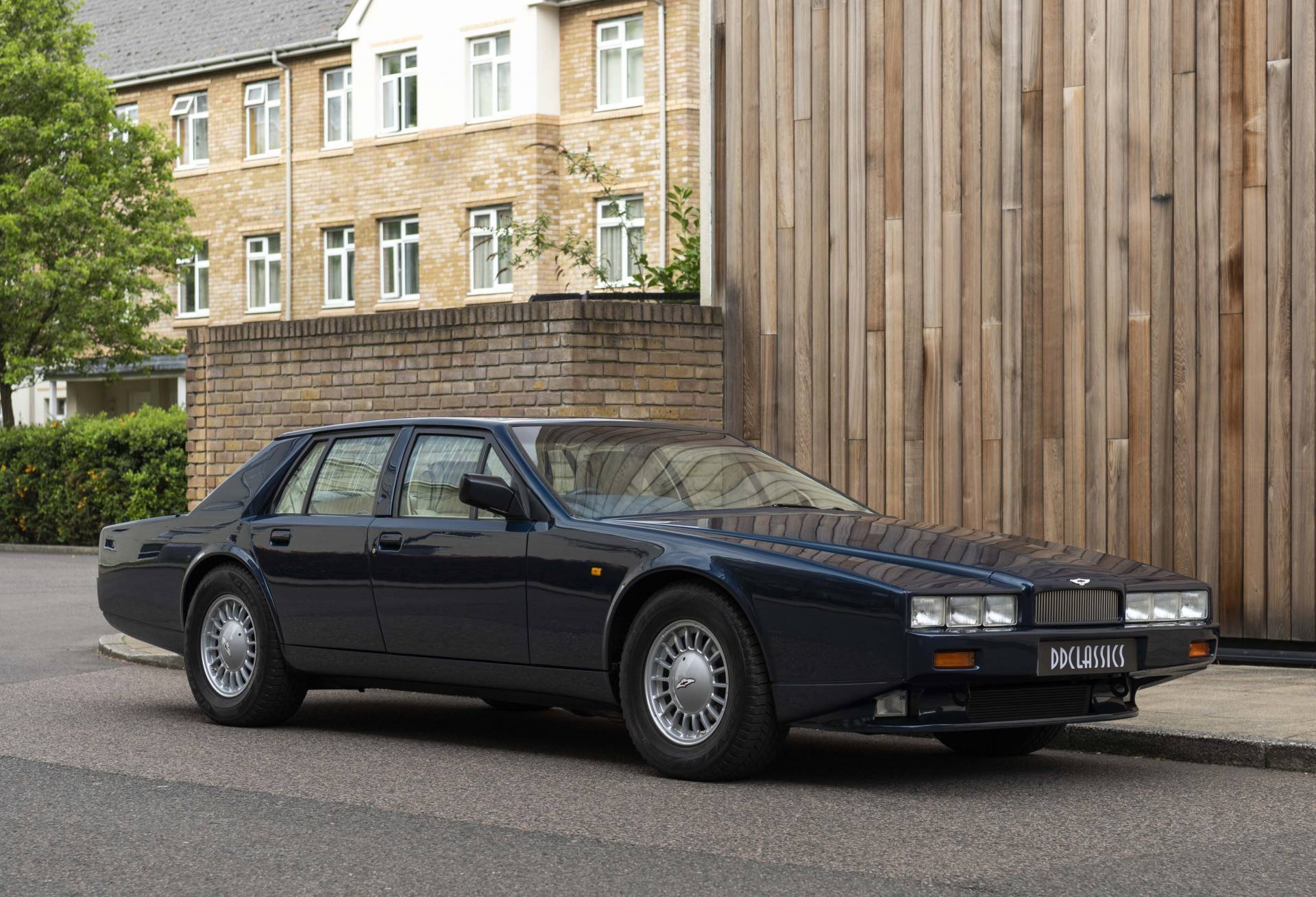 For Sale: Aston Martin Lagonda (1990) offered for GBP 115,000