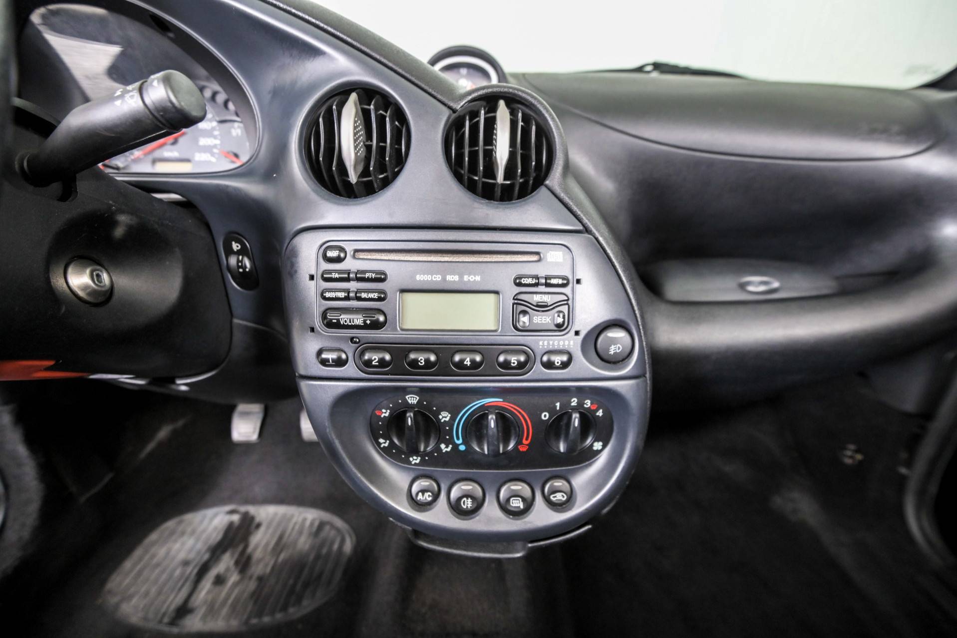 For Sale: Ford Streetka (2003) offered for GBP 3,431