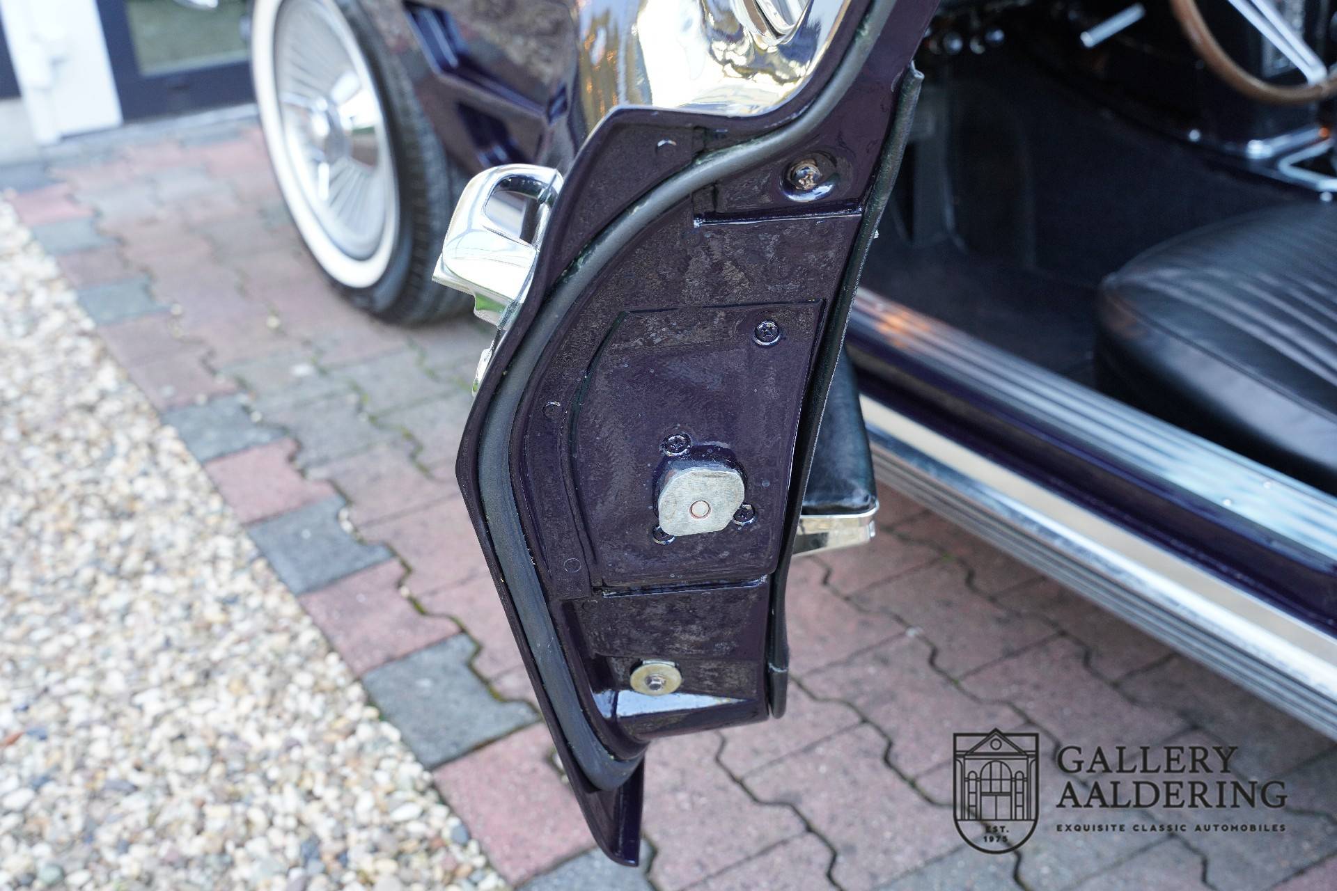 For Sale: Chevrolet Corvette Sting Ray (1964) offered for GBP 95,345