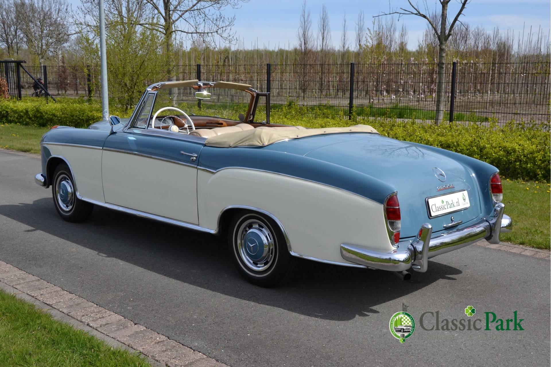 For Sale: Mercedes-Benz 220 SE Cabriolet (1959) offered for AUD 176,521