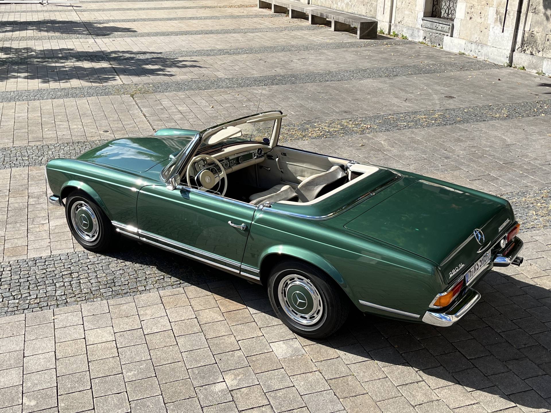 For Sale: Mercedes-Benz 280 SL (1969) offered for AUD 191,027