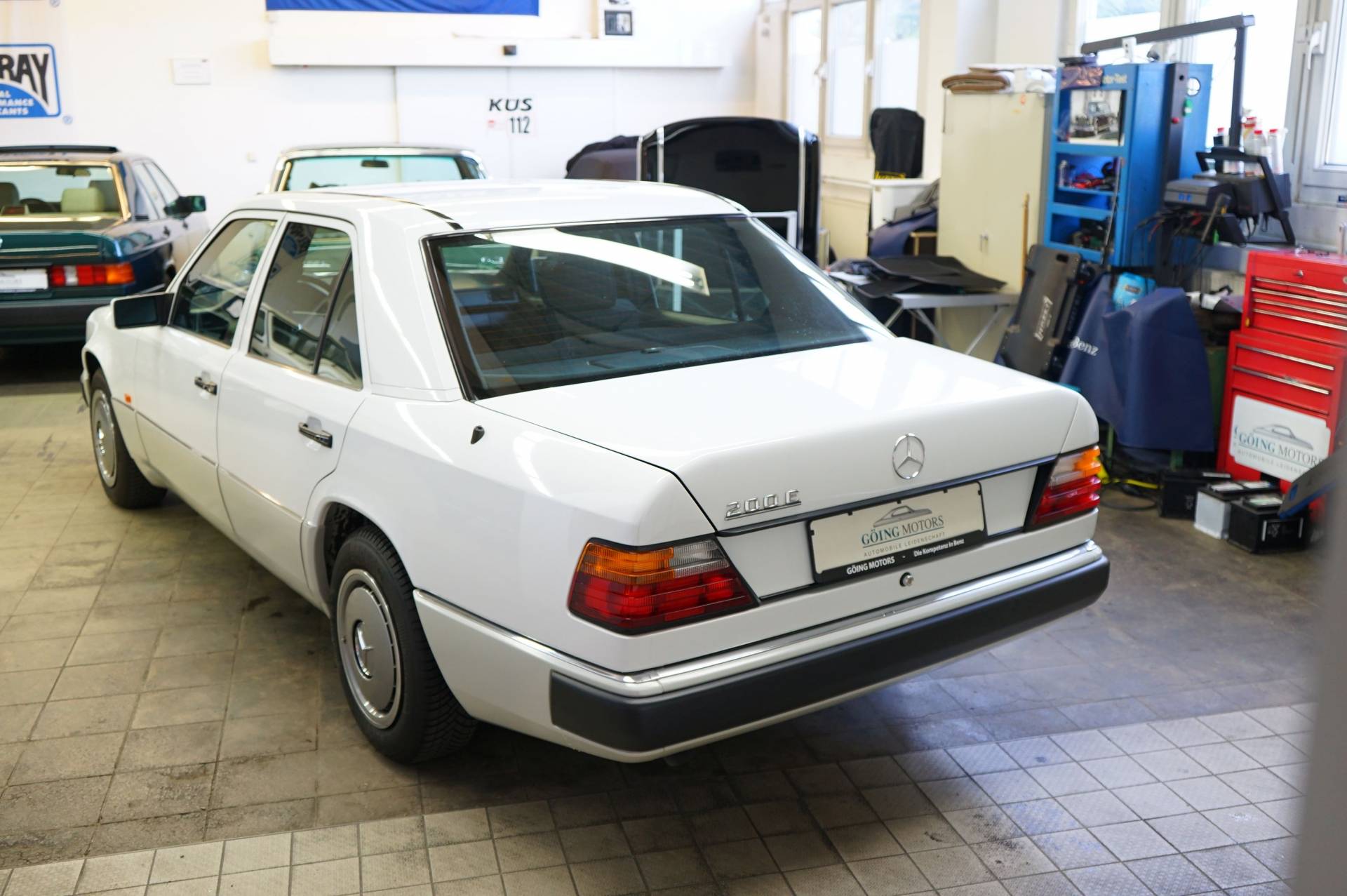 En Venta: Mercedes-Benz 200 E (1990) ofrecido por 19.280 EUR