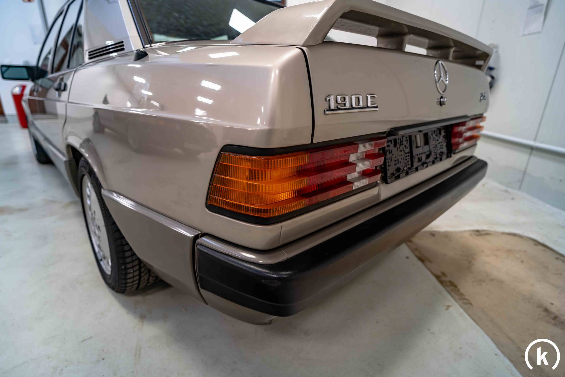 For Sale: Mercedes-Benz 190 E 2.6 (1990) offered for GBP 15,389